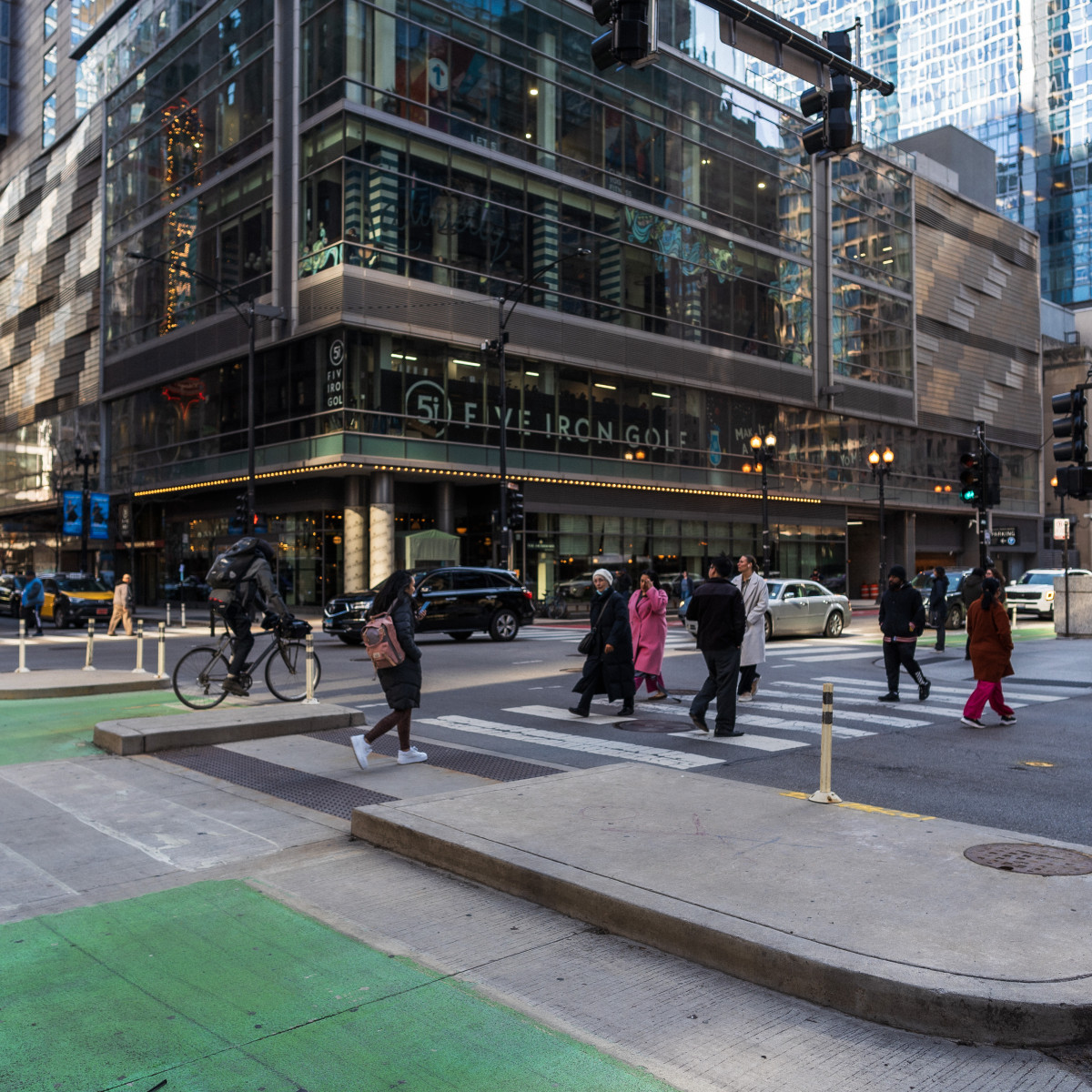 CBS 2 Chicago reopens street level studio