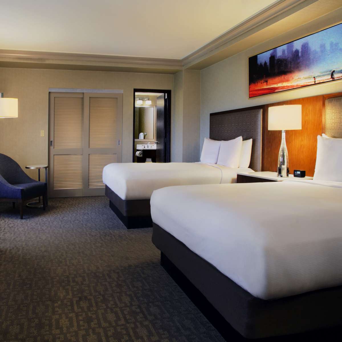 Top 3 Hotels in the Loop for Summer Stays