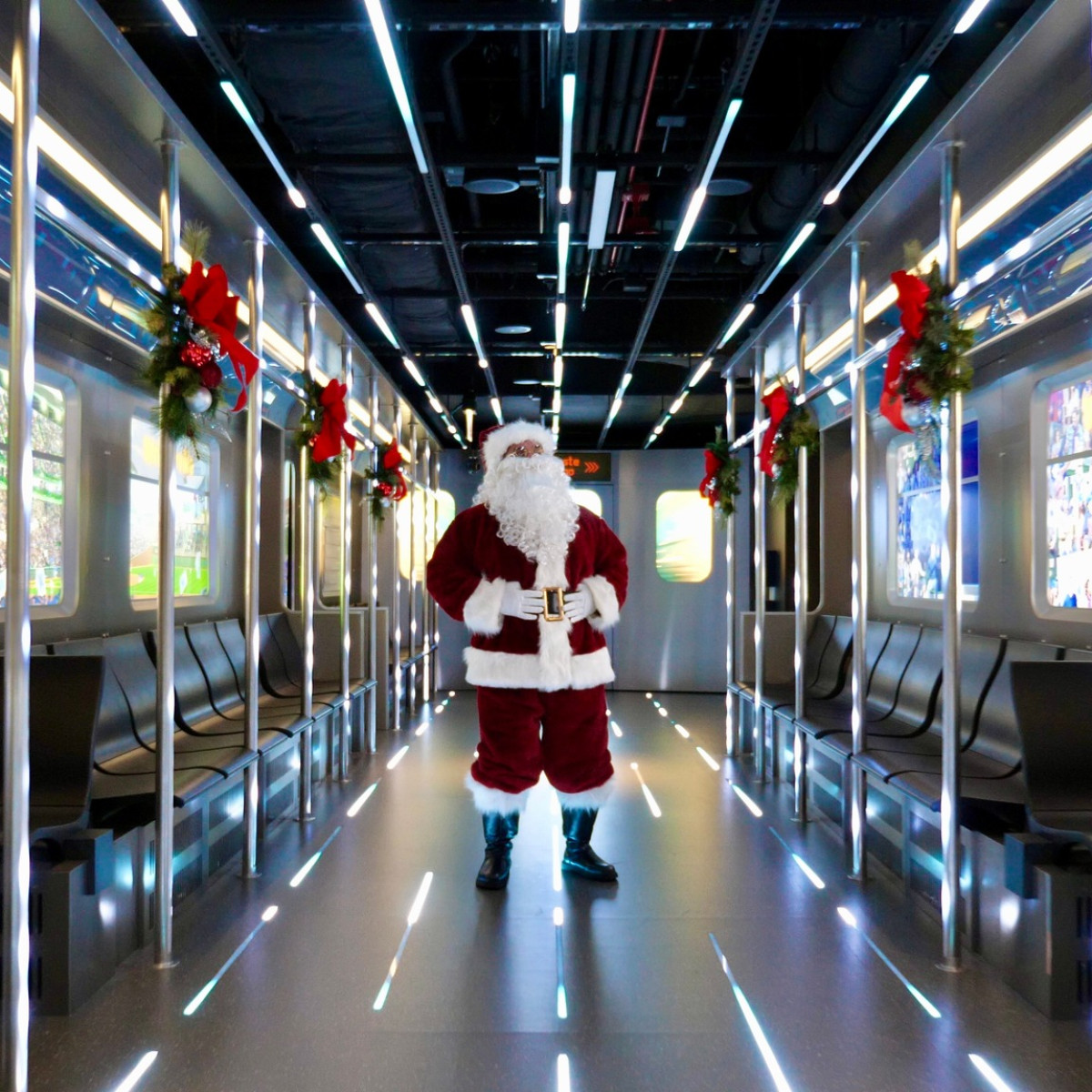 Selfies with Santa at Skydeck Chicago