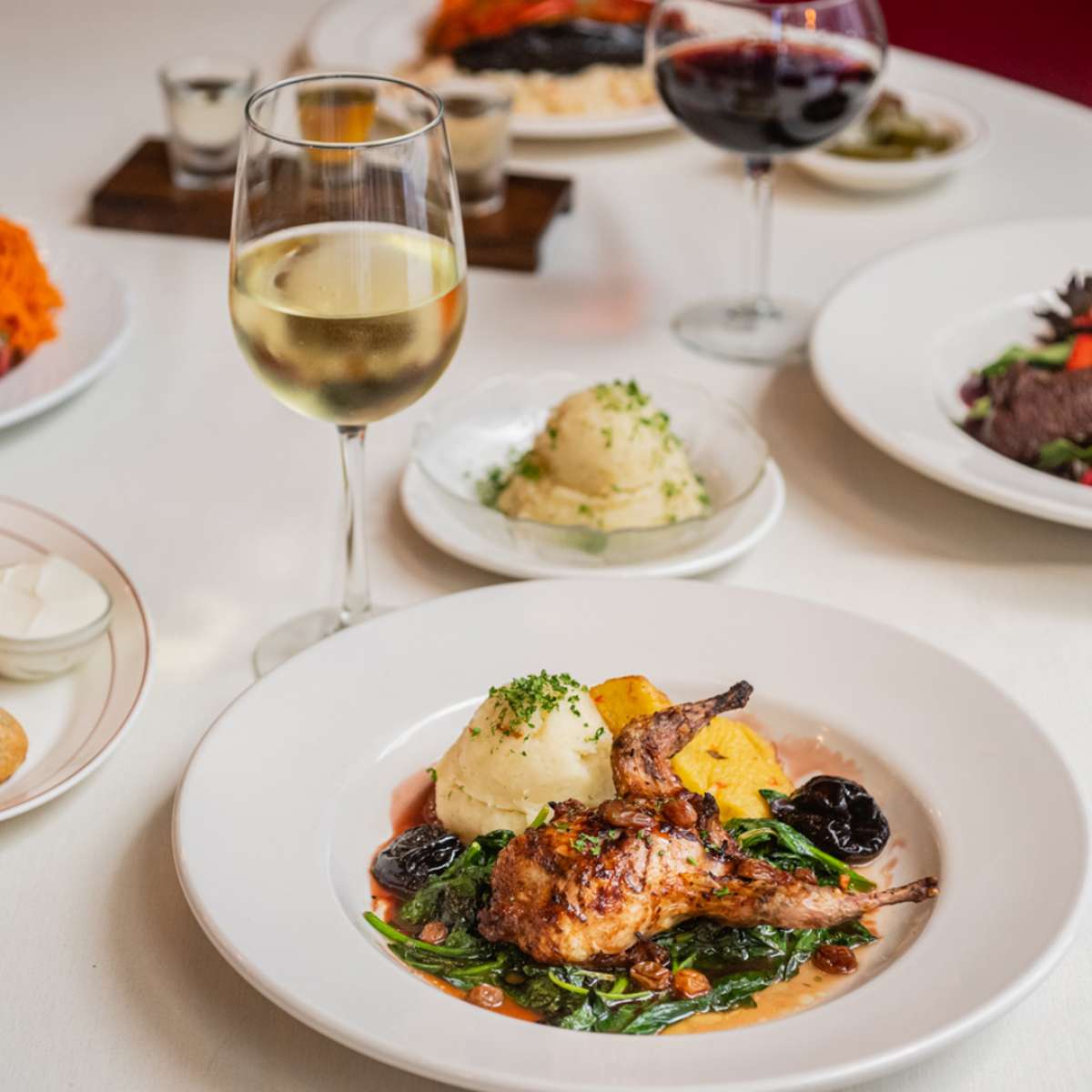 Iconic Loop restaurant celebrates 30 years